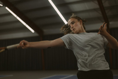 Η Τζούλι Μένει Σιωπηλή - Julie Keeps Quiet